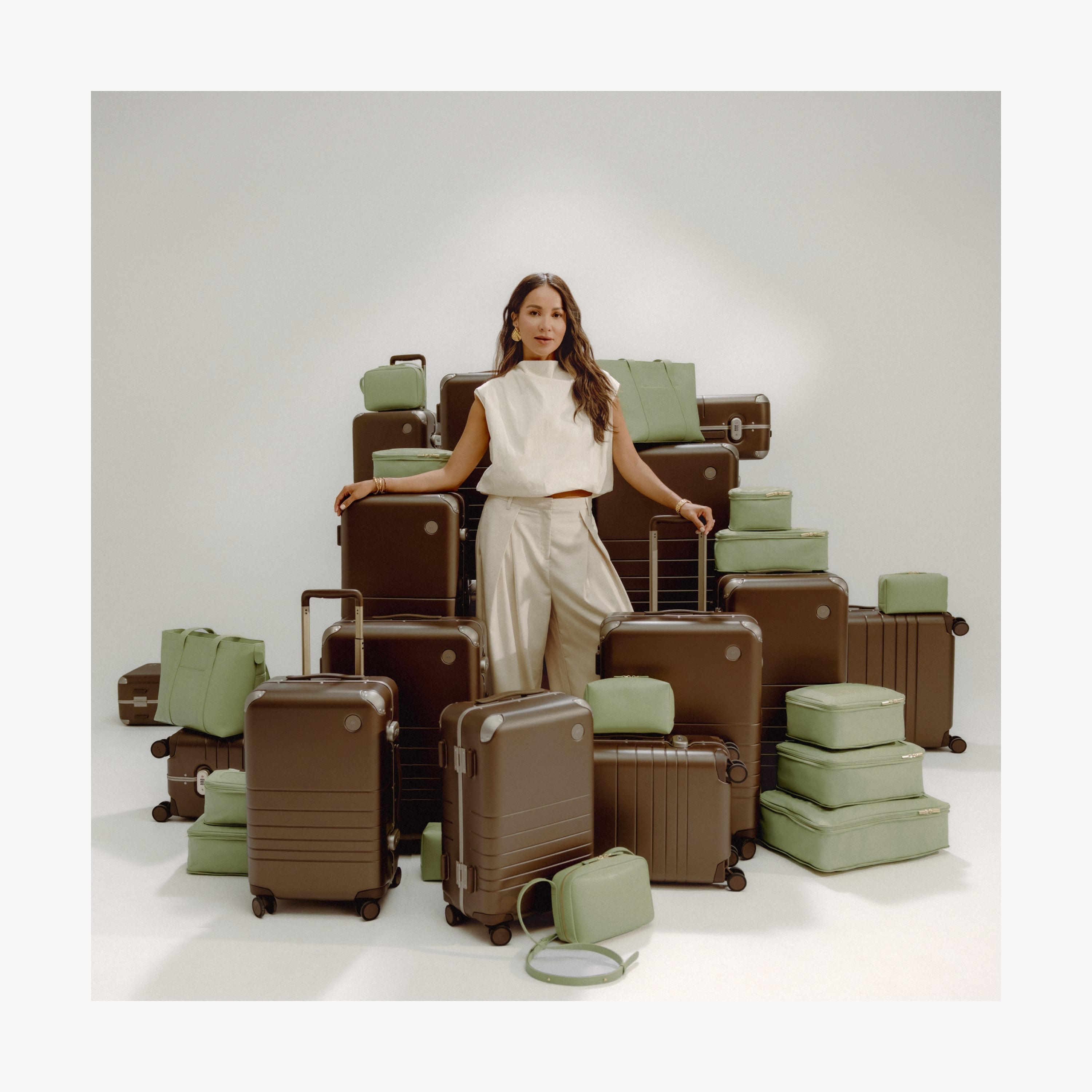 Hybrid Trunk Check-In Luggage | Monos UK Aluminum Suitcases