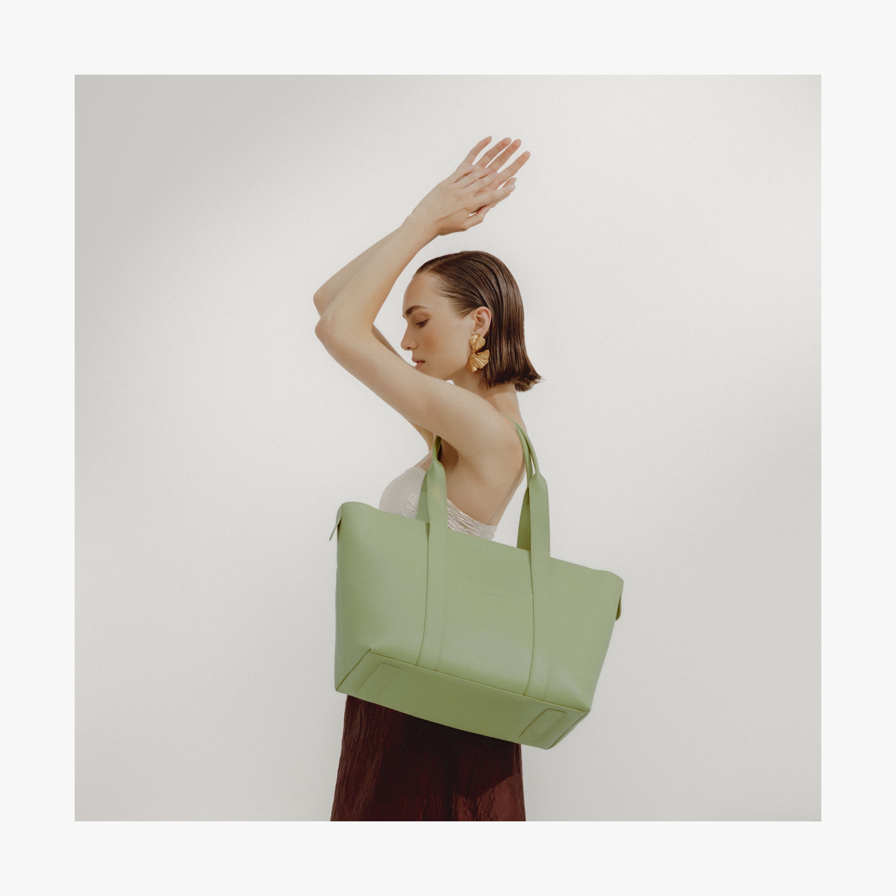 Metro Tote, Premium Vegan Leather Travel Bag | Monos UK Luggage & Bags ...