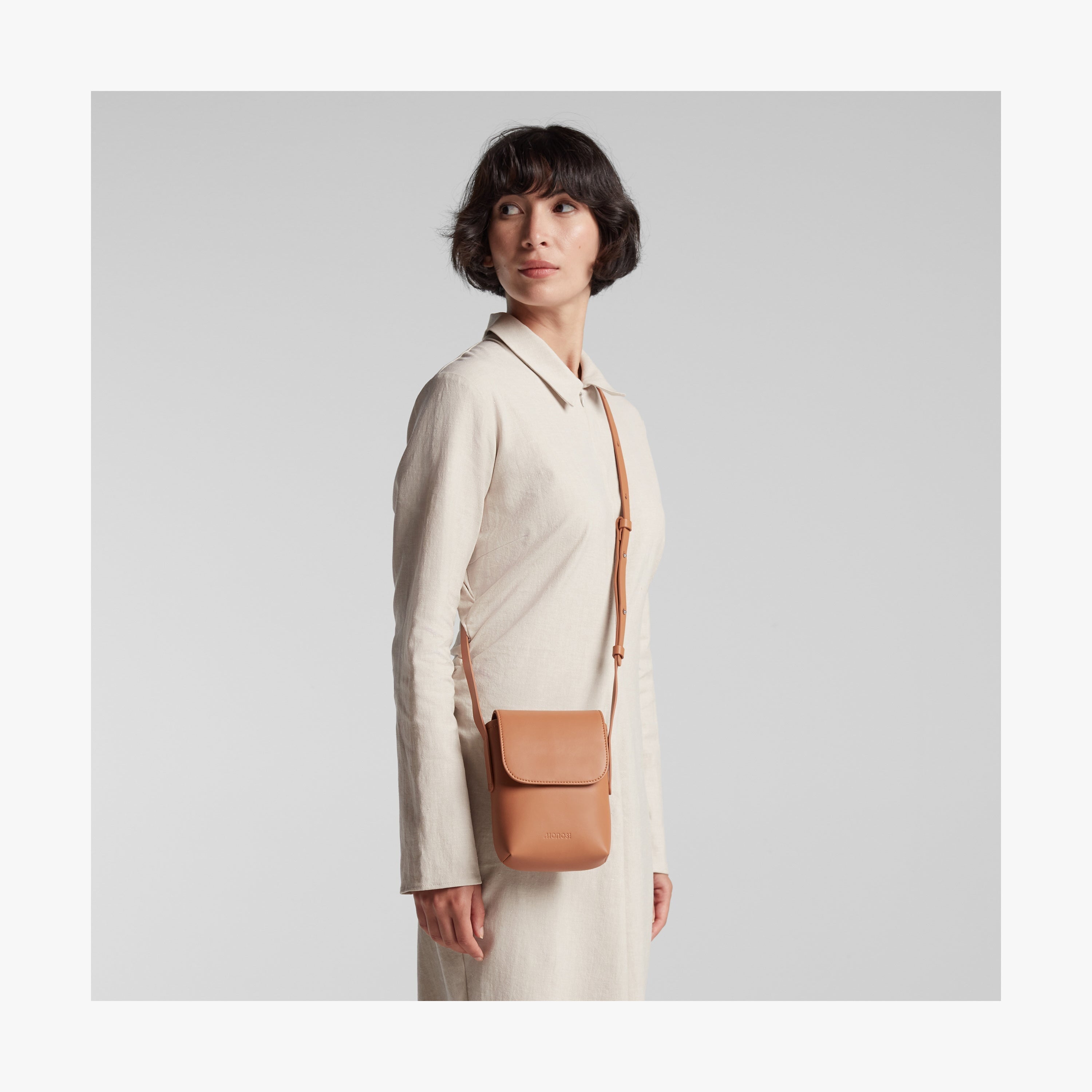 Metro Mini Crossbody, Vegan Leather Shoulder Bag | Monos UK Luggage ...